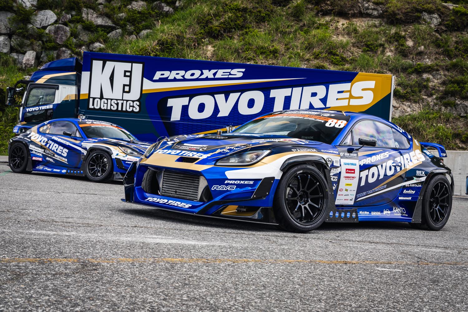 Craftsmanship of Control: The RAYS gramLIGHTS 57NR in Competitive Drifting | AUTO MESSE WEB ...