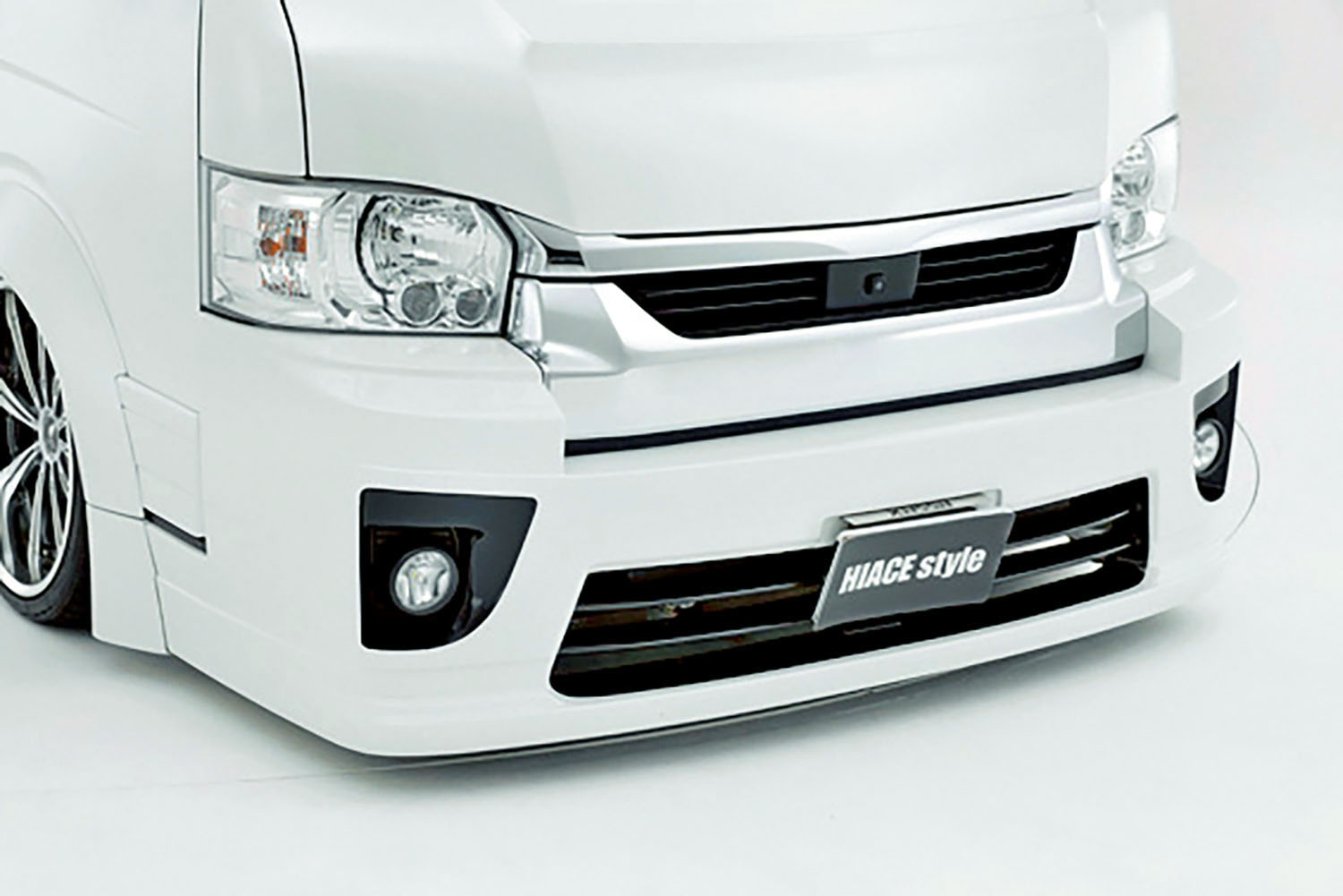 Customizing for Comfort: Inside the Toyota Hiace Owner’s Luxurious ...